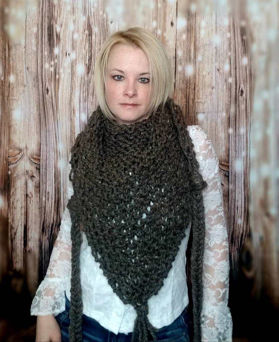 KNITTING PATTERN Chunky Highlander Triangle Wrap Sassenach | Etsy
