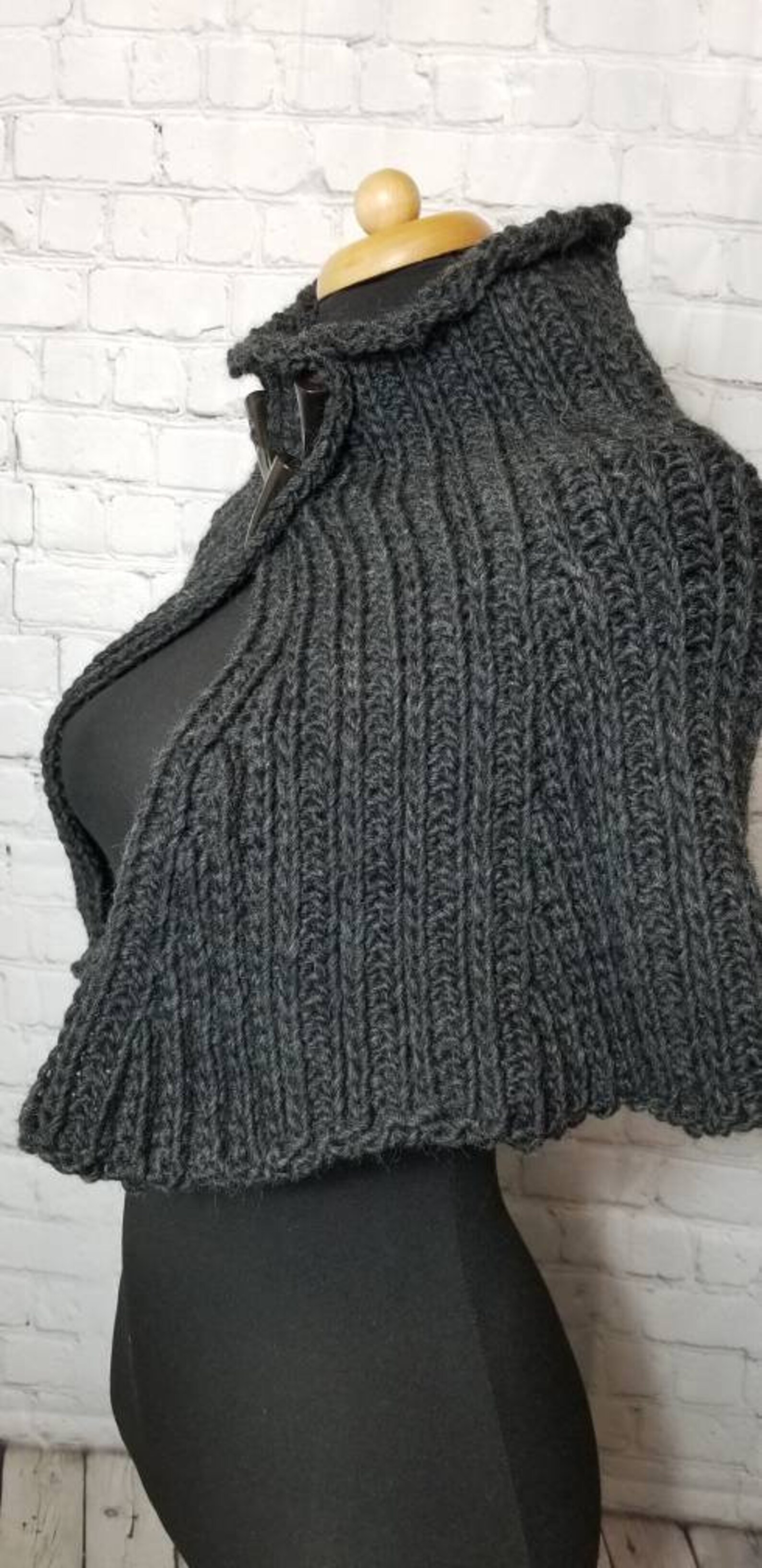 CROCHET PATTERN Sassenach Highlander Capelet Crochet Pattern - Etsy