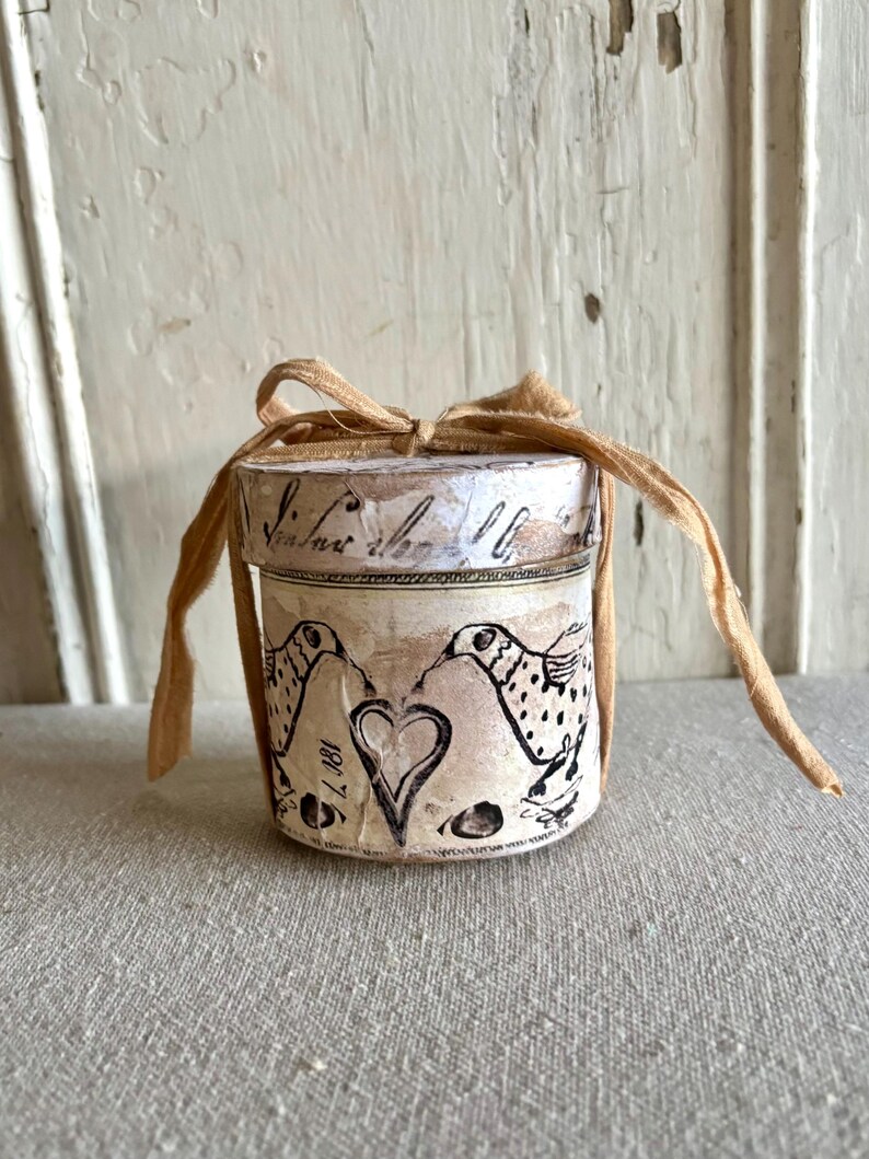 Primitive Grungy Distressed Paper Covered Paper Mache Box,primitive ...