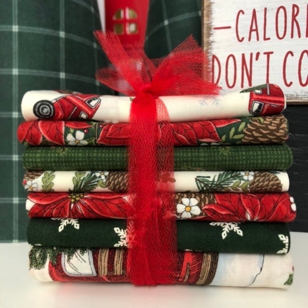 Holly Berry Fat Quarter Bundle and Pannel - Etsy