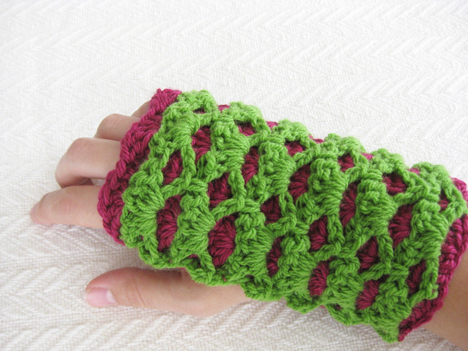 Crochet PATTERN Fingerless Gloves - Reversible Shells - Etsy