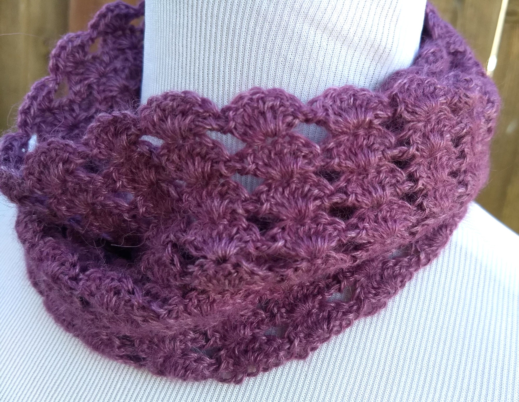 Simple Shells Cowl Crochet Pattern | Beginner Crochet Cowl Pattern ...