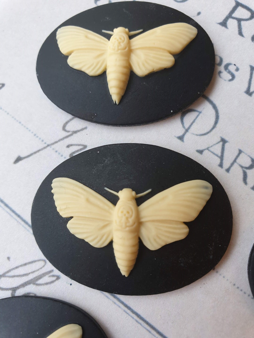 Deathhawk Moth Cameo: Ivory Resin Cabochons, Gothic Insect (40x30mm - 5 ...