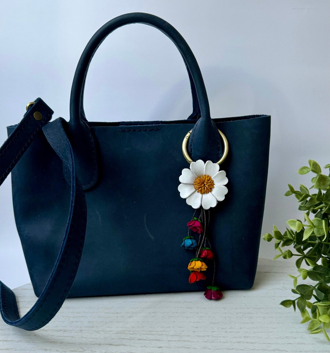 Karen's White Daisy Small-eeerr Leather Keychain & Charm With Bronze ...