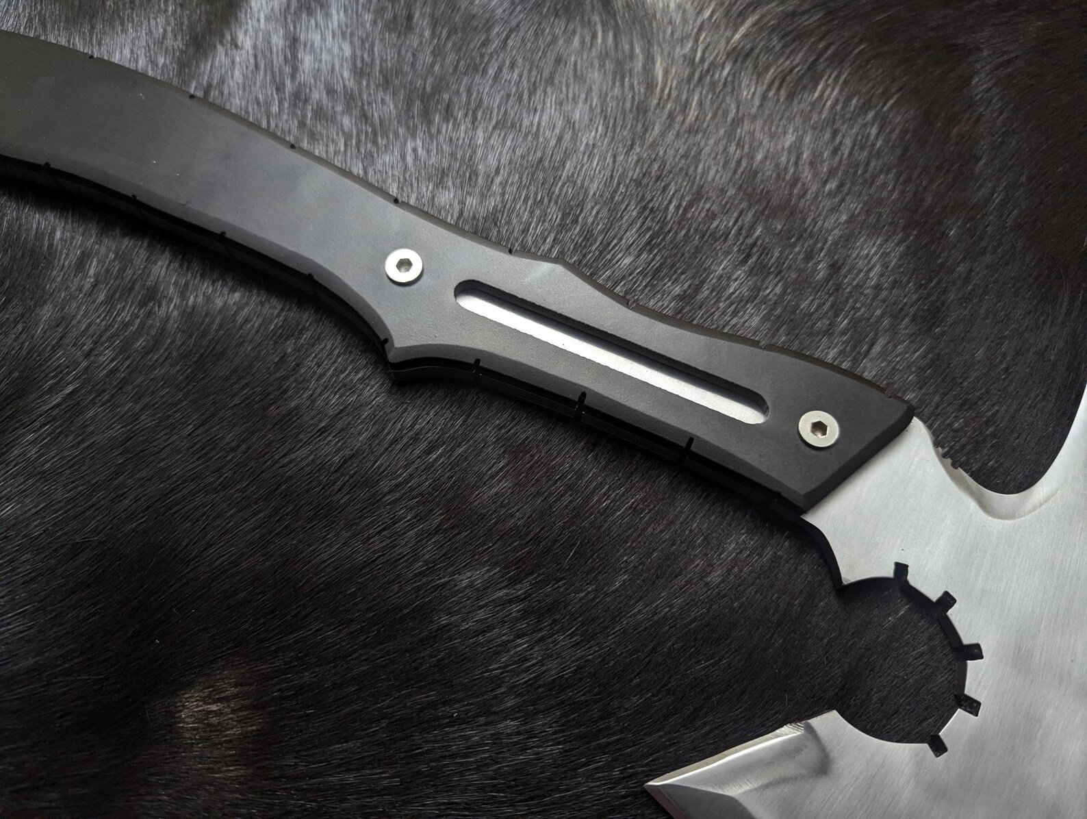 Resident Evil Leon Hatchet | RE9 Full Tang Stainless Steel Axe, G10 ...