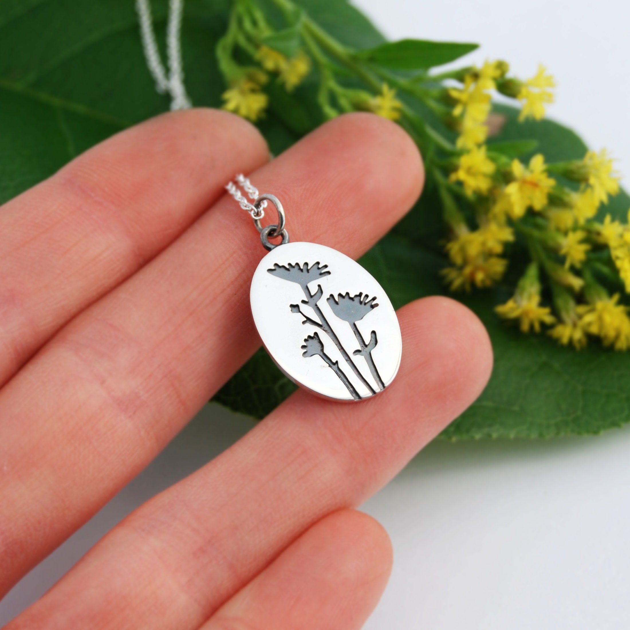 Daisies medaillon daisy pendant silver daisies pendant | Etsy