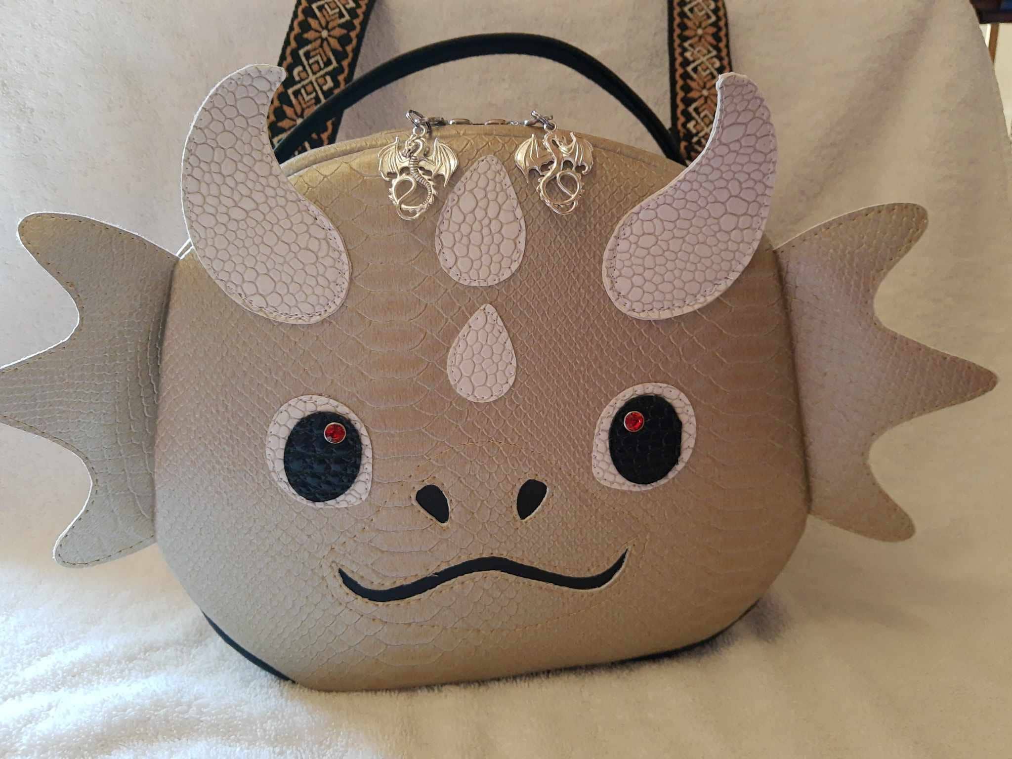 Dragon Hugo Handbag. Purse. Crossbody. Handmade. Unique. Cute. - Etsy