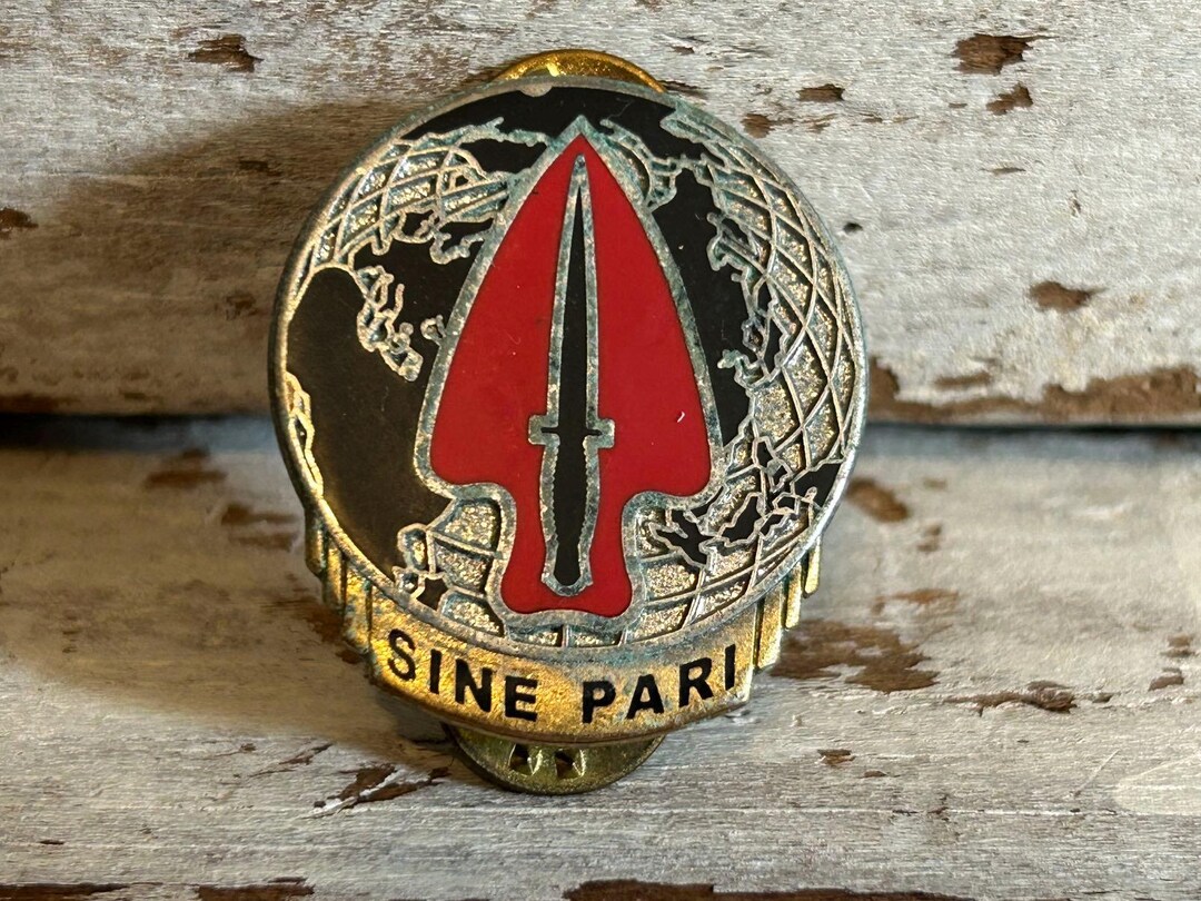 U.S. Army Special Operations Command Medal Motto Sine Pari Without ...