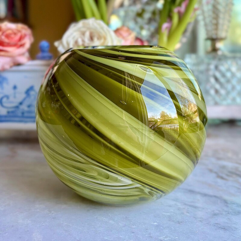 Swirl Vase - Etsy