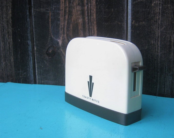 Retro Kitsch "toasty Notes" Toaster-shaped Memo/note Dispenser for Desk ...