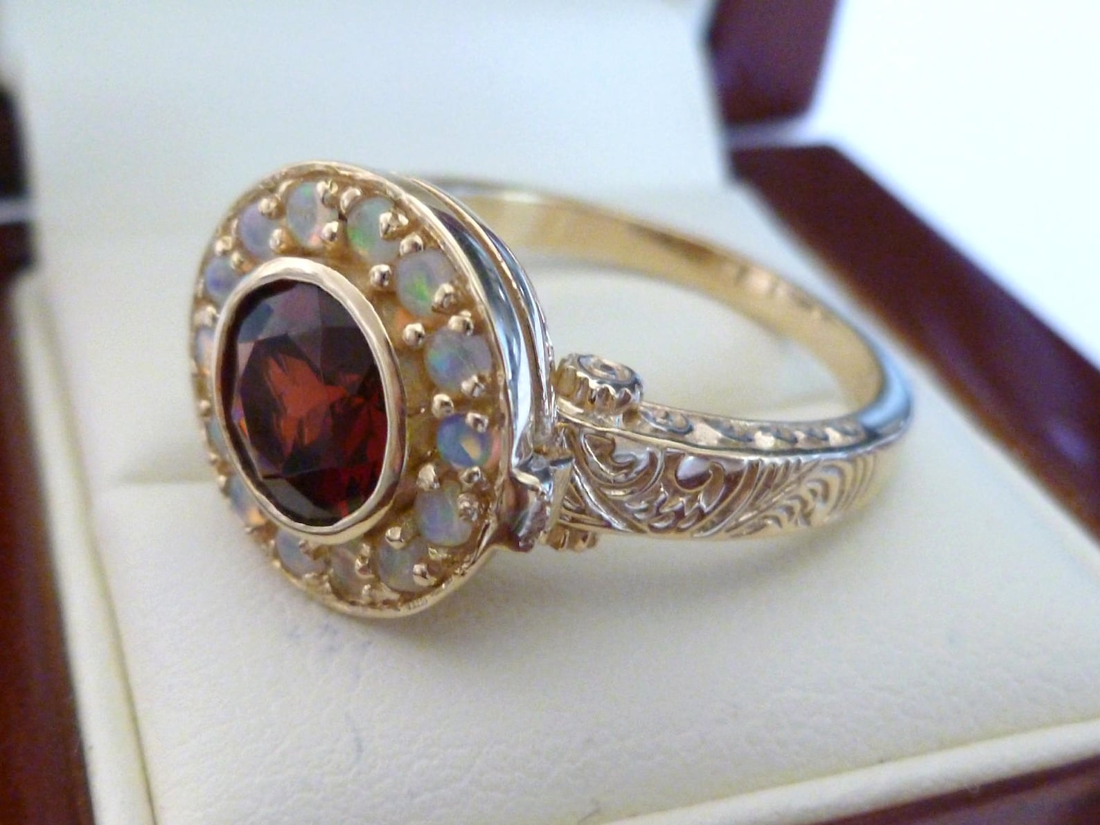 Vintage Garnet & Opal Ring 9ct 9k Solid Yellow Gold - Etsy