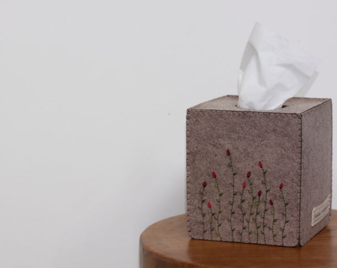 Nikkie's Felt Swaying Flower Tissue Box Cover-light Greyish Brown - Etsy