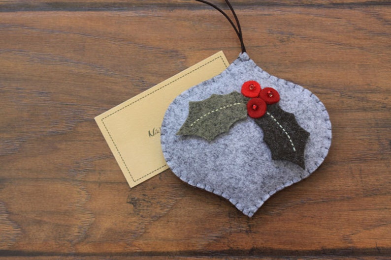 NIkkie's Felt Holly Christmas Ornament | Etsy