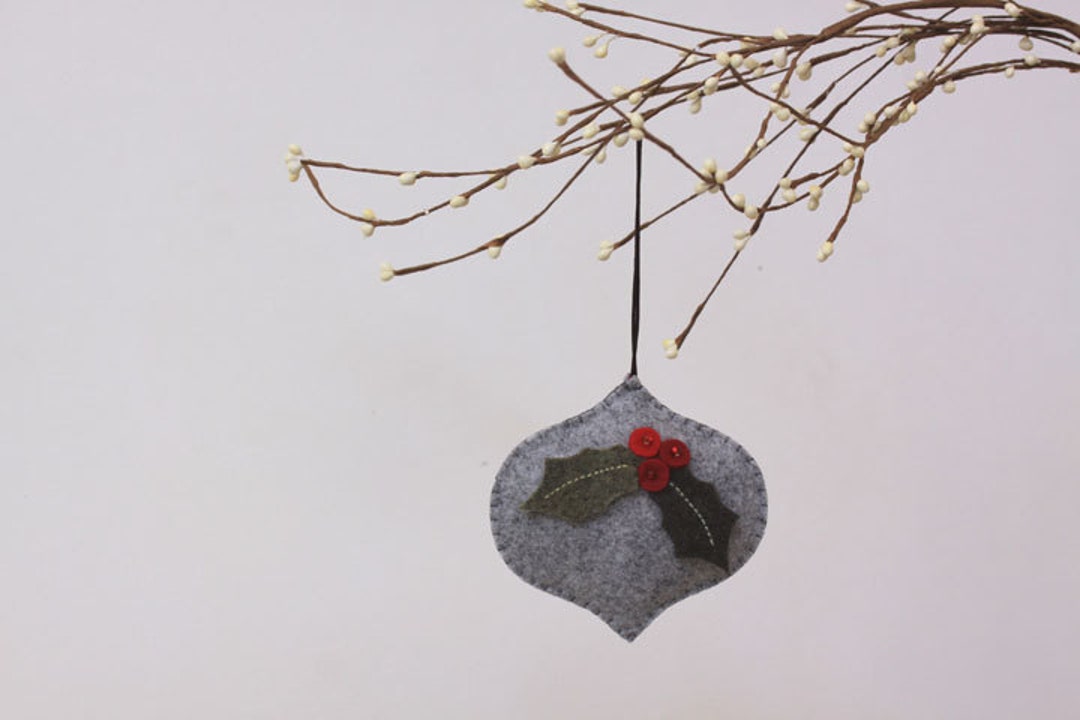 Nikkie's Felt Holly Christmas Ornament - Etsy