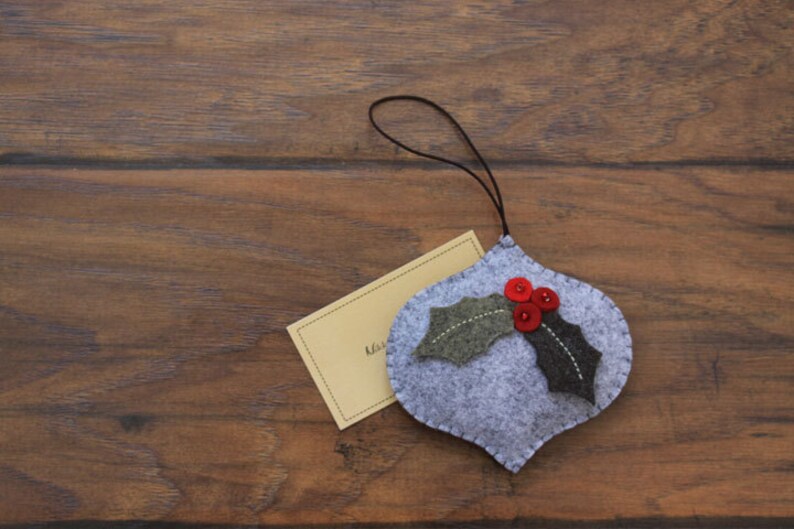 NIkkie's Felt Holly Christmas Ornament | Etsy