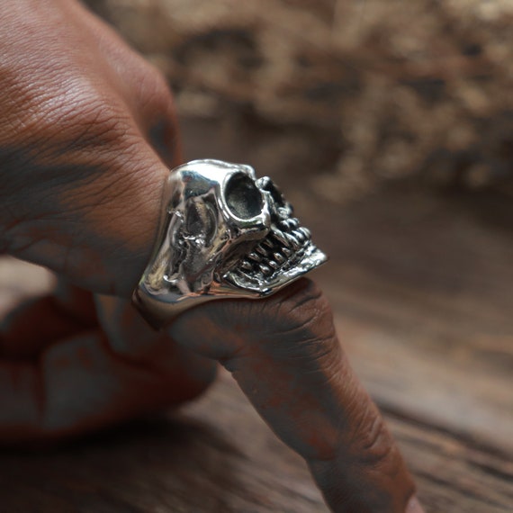 Sterling silver skull rings for mens store