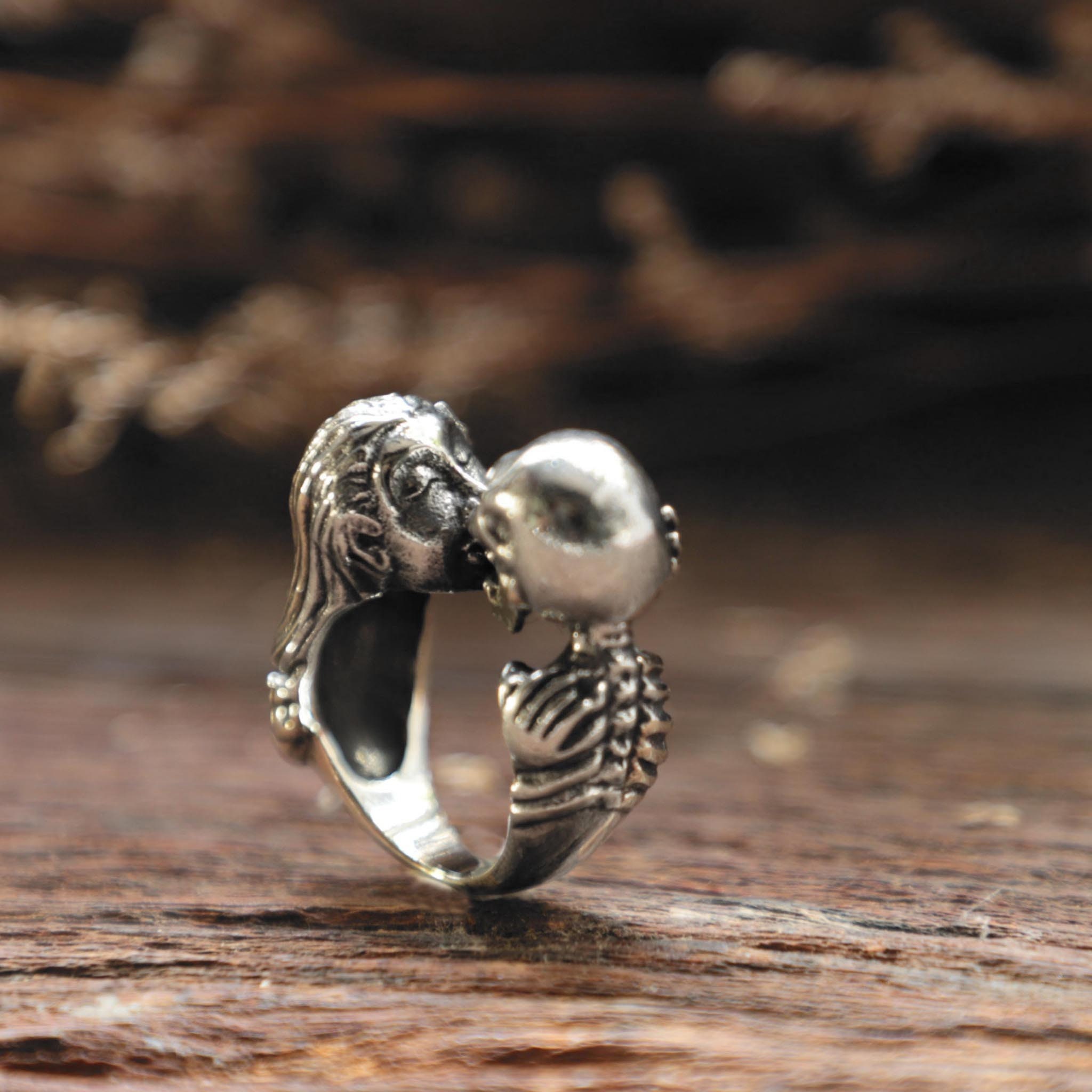 Kiss of death skull ring for men made of sterling silver 925 | Etsy