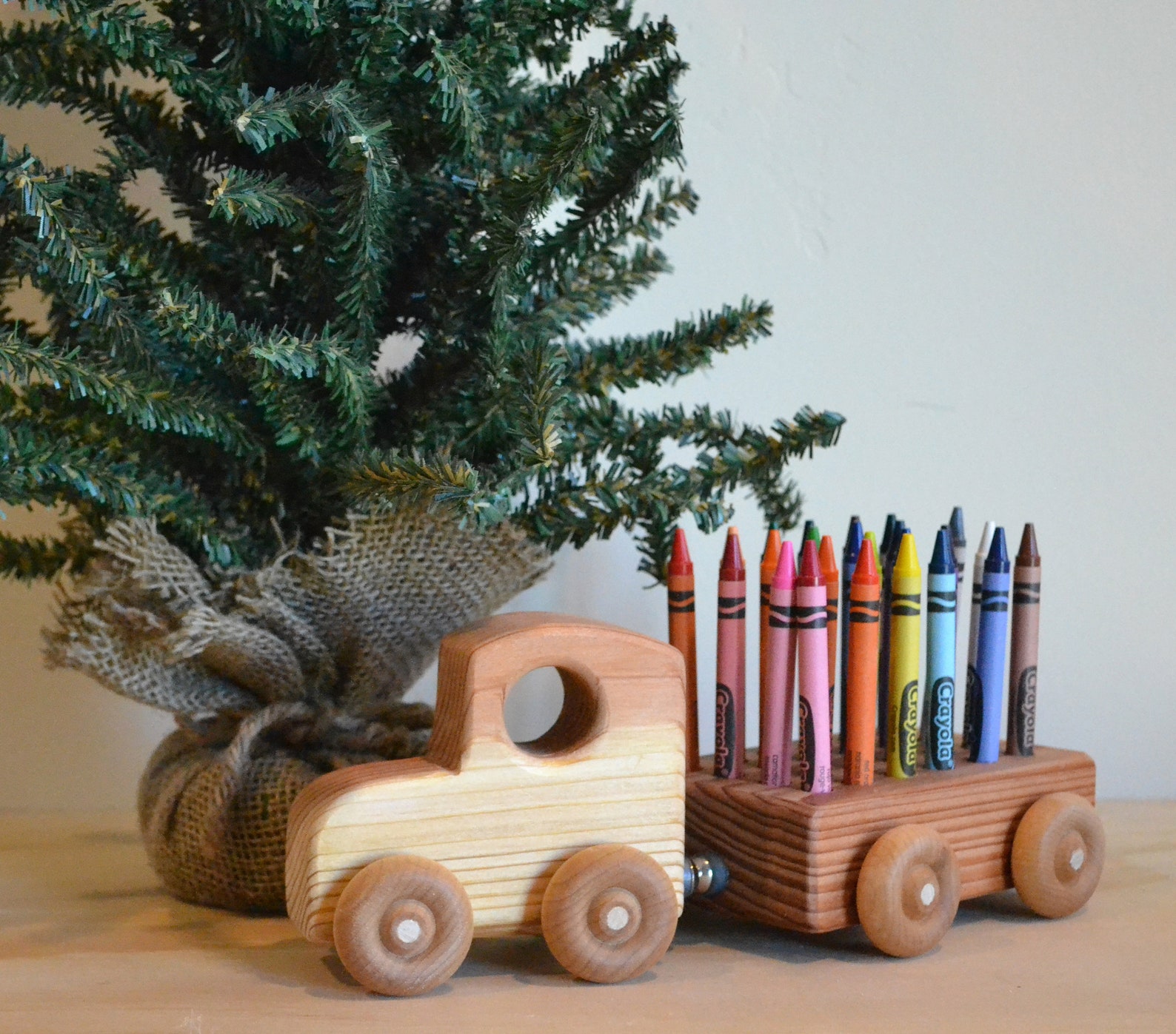 Crayon Truck 24 Crayola Crayons Redwood Magnetic - Etsy