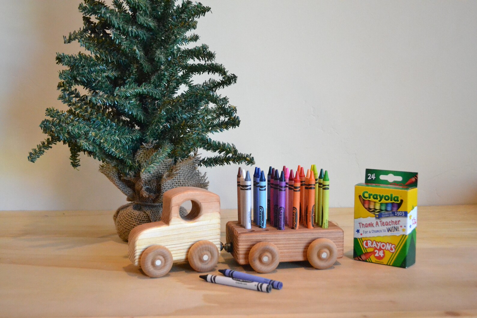 Crayon Truck 24 Crayola Crayons Redwood Magnetic - Etsy
