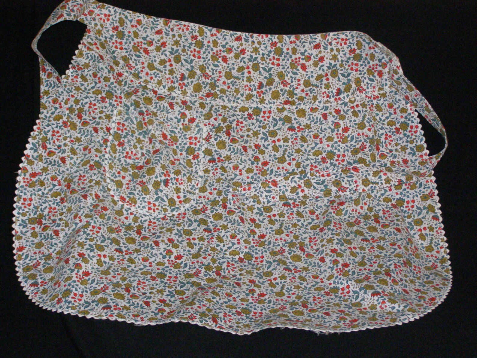 Vintage Homemakers Apron With Pocket and Ric Rack Trim Handmade 1940 - Etsy