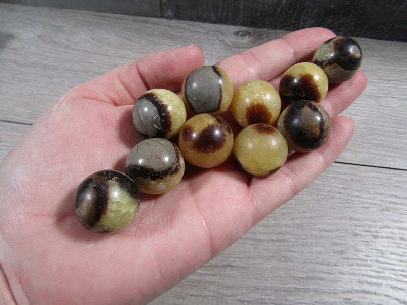 Septarian Nodule Calcite Barite 18 to 20 Mm Sphere S28 | Etsy