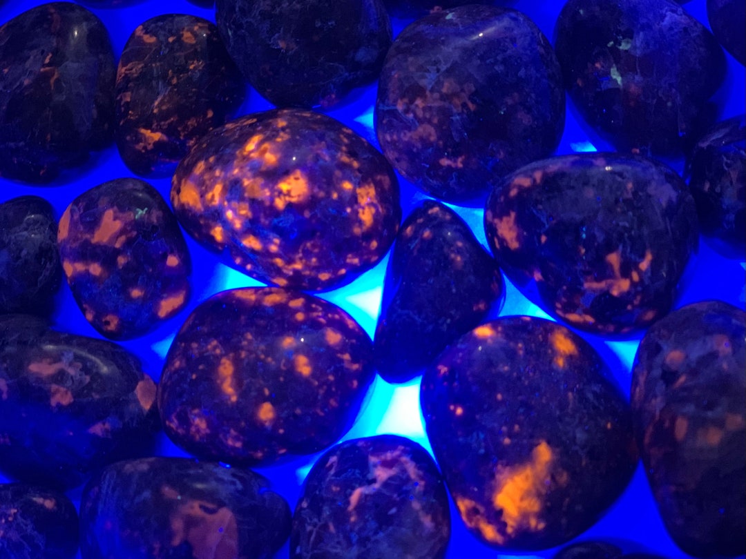 Flame Stone Yooperlite Glow in Dark 1 Inch Tumbled Stone T194 - Etsy