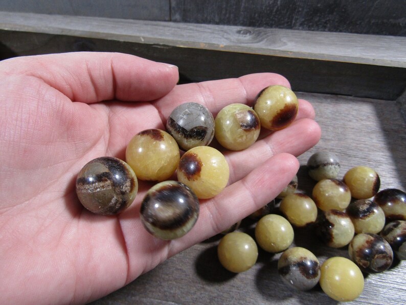 Septarian Nodule Calcite Barite 18 to 20 Mm Sphere S28 | Etsy