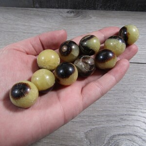 Septarian Nodule Calcite Barite 18 to 20 Mm Sphere S28 - Etsy