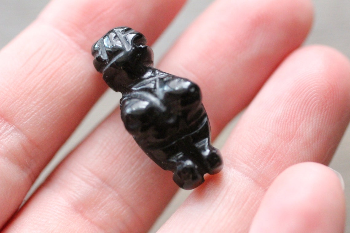Obsidian Goddess Venus Of Willendorf Figurine F253 | Etsy
