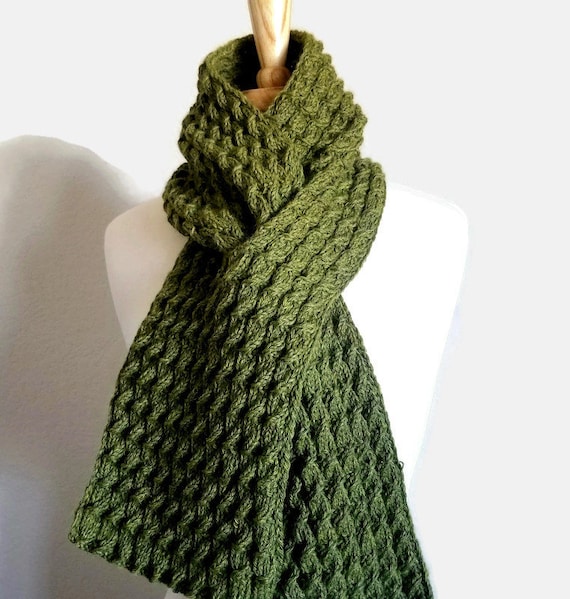 Keyhole Scarf Knitting Pattern