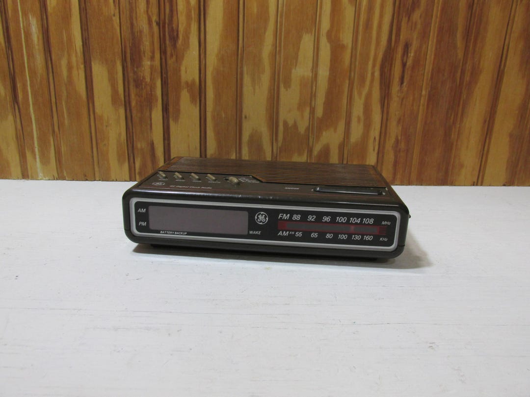 Vintage GE General Electric Digital Alarm Clock Model 7-4612A AM/FM ...