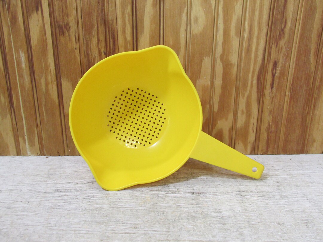 Vintage Tupperware Bright 1 Quart Small Colander/strainer With Handle ...