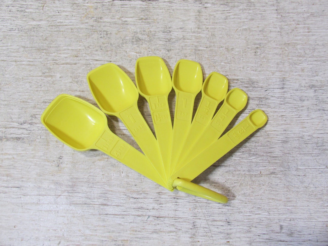 Set of Seven Yellow Tupperware Plastic Measuring Spoons - Etsy