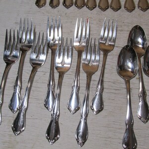 Vintage Oneidacraft Deluxe Stainless Chateau Silverware-flatware Flower ...