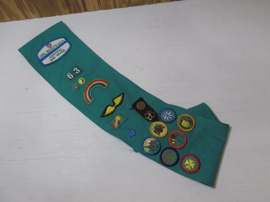 Vintage 1990's Green Girl Scouts Sash With Badges - Etsy