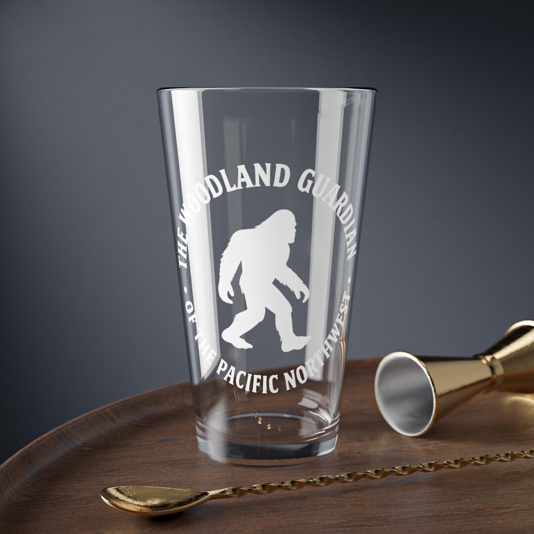 Sasquatch Mixing Glass: Bigfoot Cocktail Drinkware, 16oz Novelty Glass ...