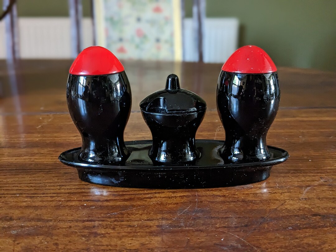 Salt and Pepper Set Retro Condiment Set Black and Red - Etsy