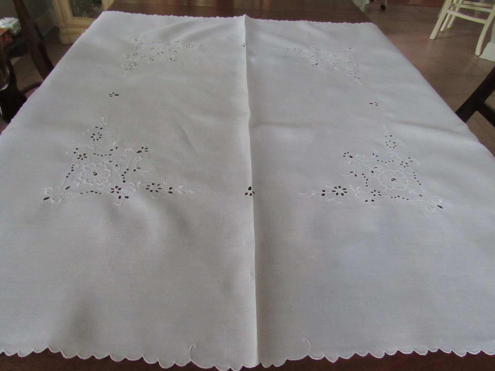 White Linen Tablecloth/embroidered/madeira - Etsy