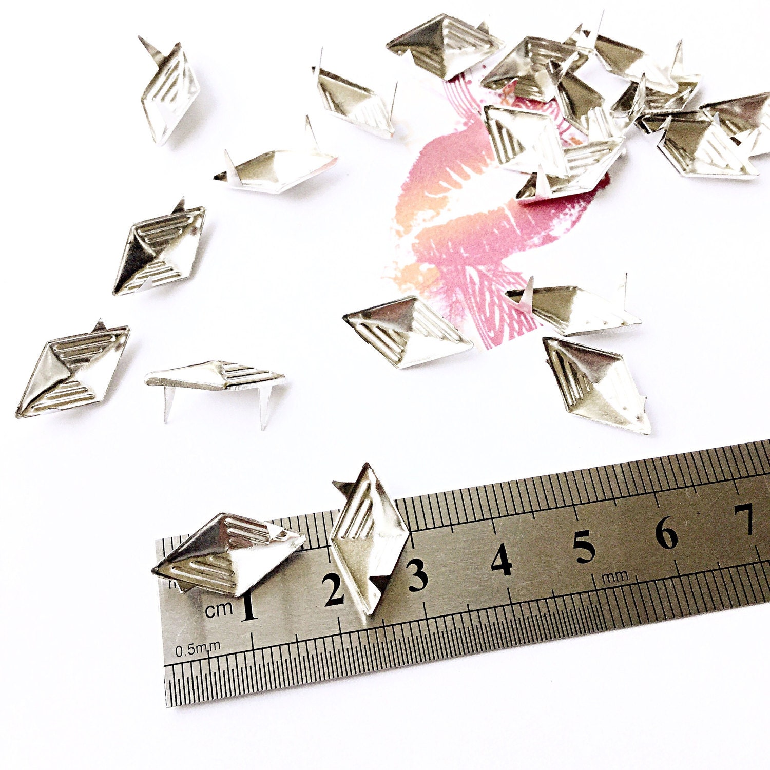 50pc Textured Diamond Shaped Prong Nail Head Studs. for DIY - Etsy