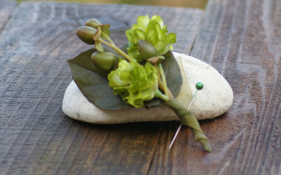 SILK Hops and Hypericum Berry Boutonniere a Green Alternative to ...