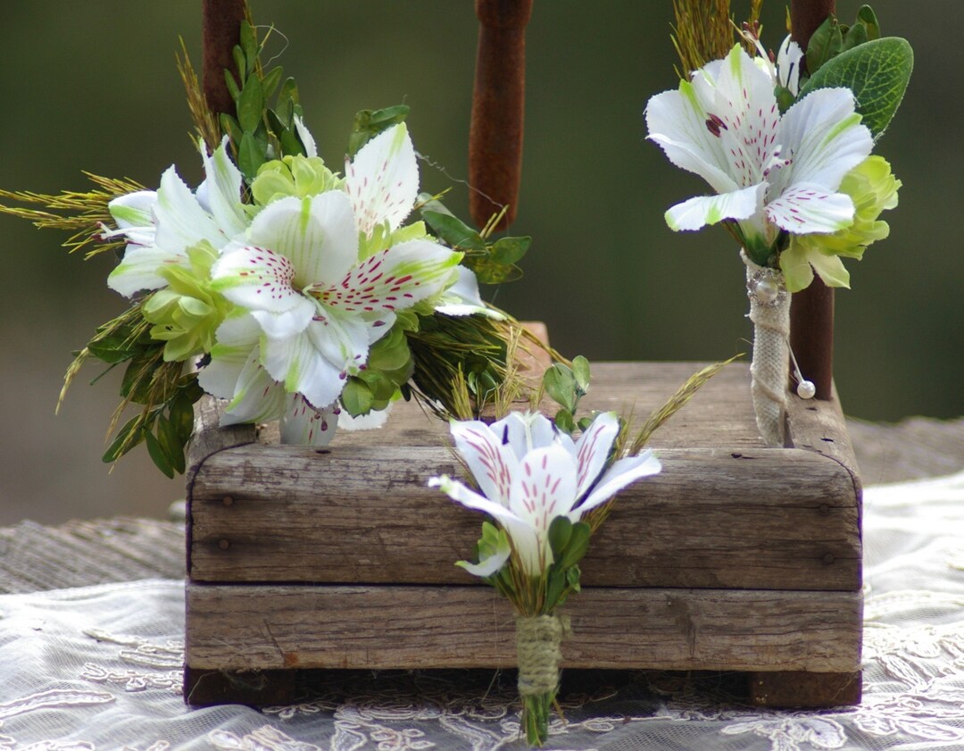 Silk Hops Boutonniere or Corsage Dried Green Boxwood, Grass, Silk White ...