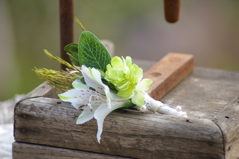 Silk Hops Boutonniere or Corsage Dried Green Boxwood Grass | Etsy