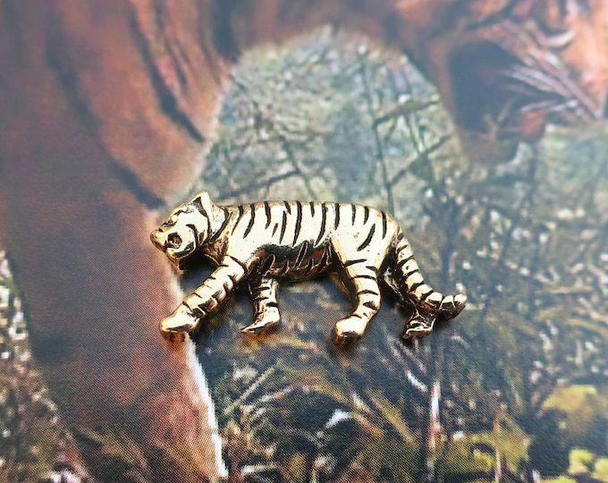 Falcon Lapel Pin CC168 Falcon Hawk Eagle Peregrine - Etsy