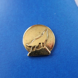 Howling Wolf Gold Dipped Pewter Lapel Pin- CC657G- Wolf, Wolves ...