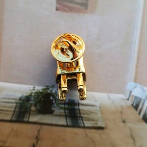 Chair Gold Dipped Pewter Lapel Pin - CC149G- Chair, Furniture, Seats ...