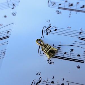 Gold Handbell Lapel Pin- CC227G- Handbell, Bell, Percussion, and ...