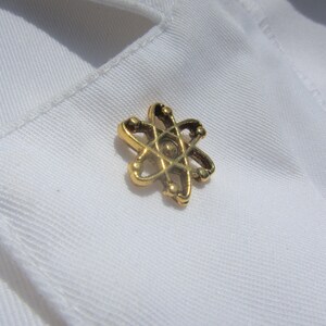 Gold Atom Lapel Pin- CC306G- Science Lapel Pins for Nerds, Geeks ...