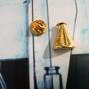 Gold Flask Lapel Pin- CC296G- Science and Laboratory Pins for ...