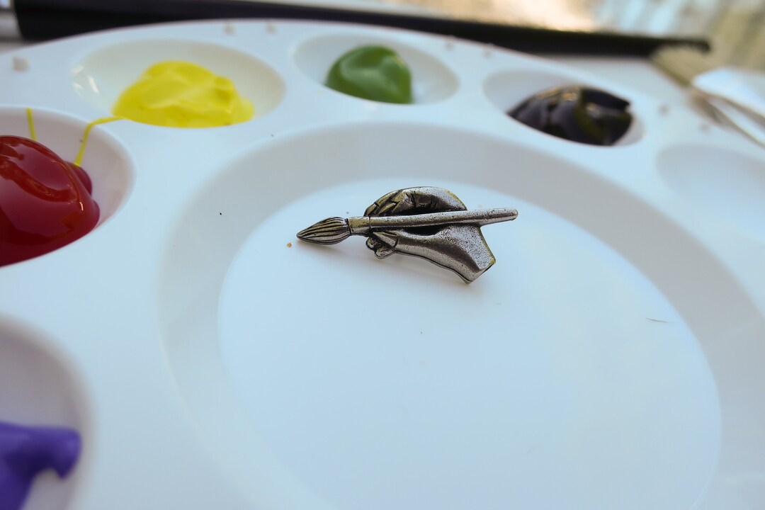 Artist Hand Lapel Pin - CC559- Art, Artist, Painting, and Art Teacher ...