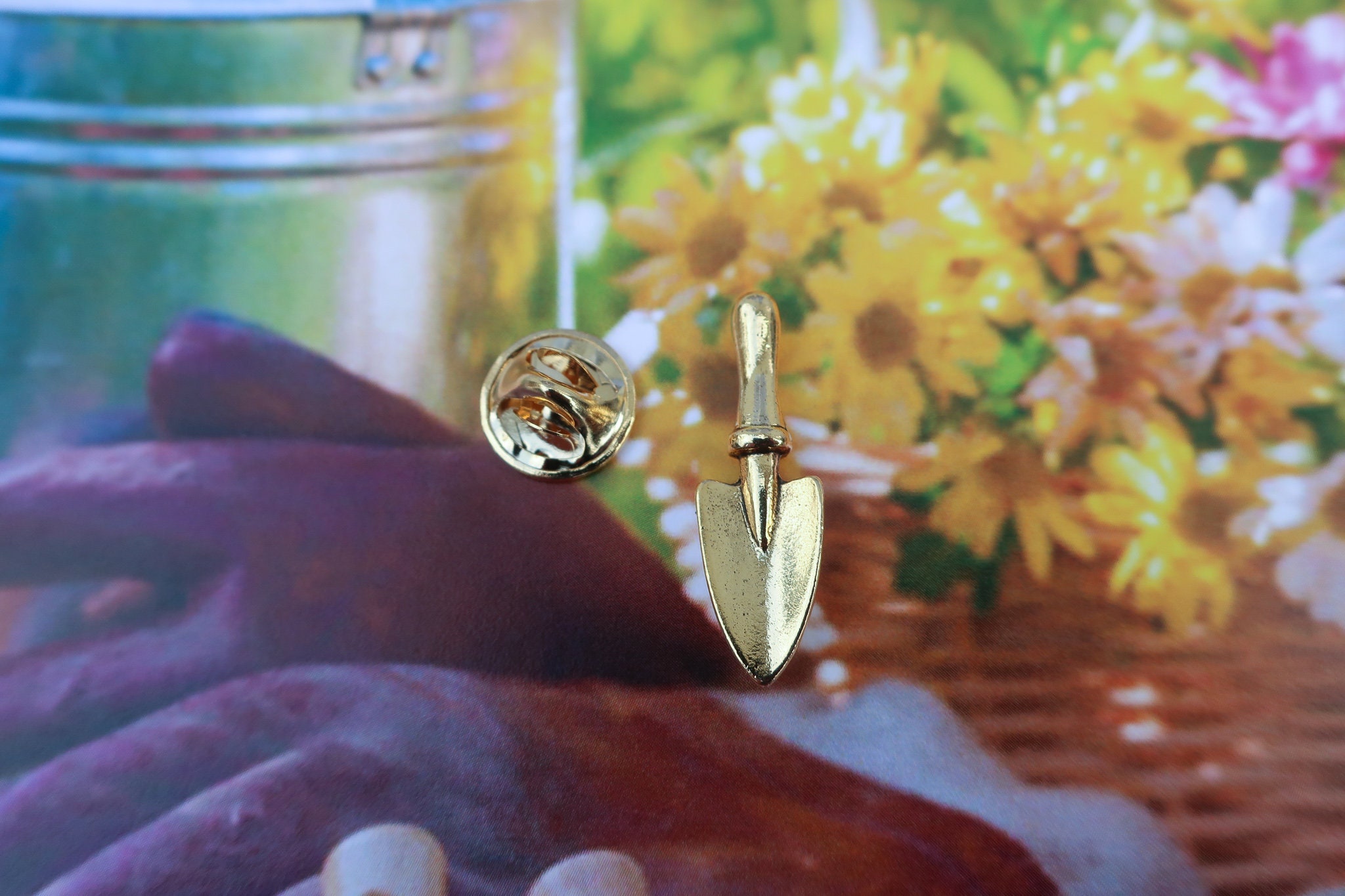 Gold Trowel Lapel Pin- CC155G- Gardening Tool Pins for Gardeners, Green ...